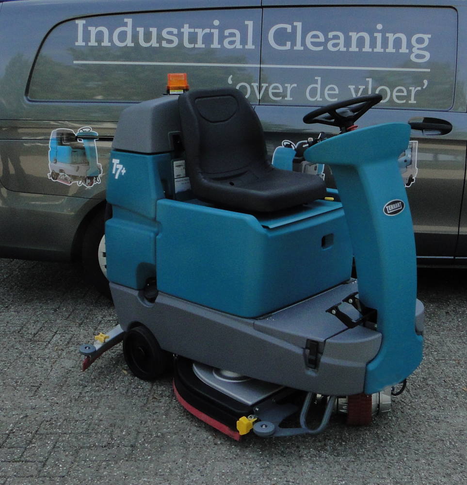 Tweedehands schrobmachine Tennant T7 (Opzit-schrobmachine)